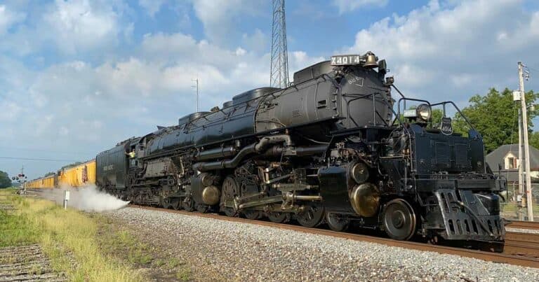 What's The Speed Record For Steam Locomotives? | Steam Giants