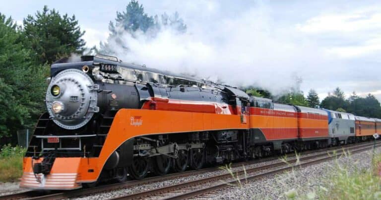 Southern Pacific #4449, Daylight With A Bright Future | Steam Giants